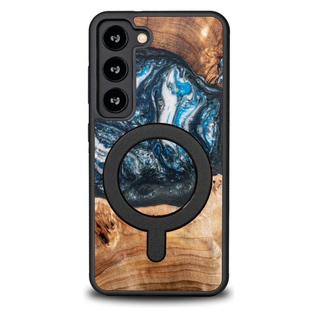 Bewood Unique MagSafe Planet Earth case made of wood and resin for ...