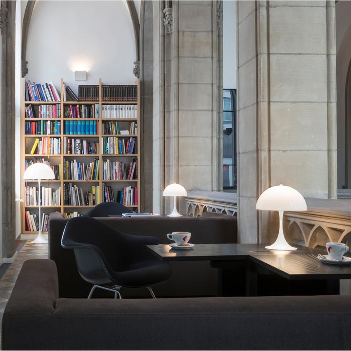 Louis Poulsen Panthella 250 Lampe de table Pale Rose - Digitec