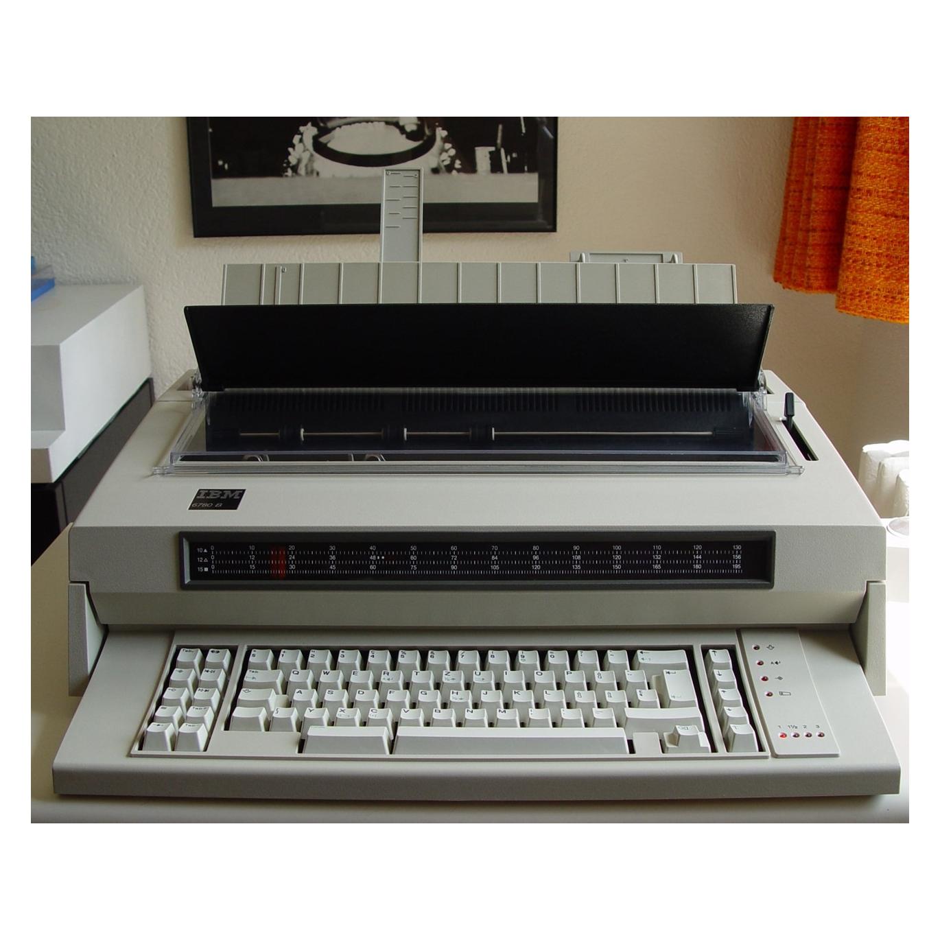 IBM 6747-2 Roue de caractères Machine à écrire avec mémoire de 31'000 ...