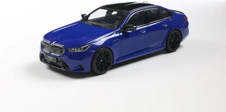Solido 1:43 BMW G90 M5 Sedan Fire orange III - buy at Digitec
