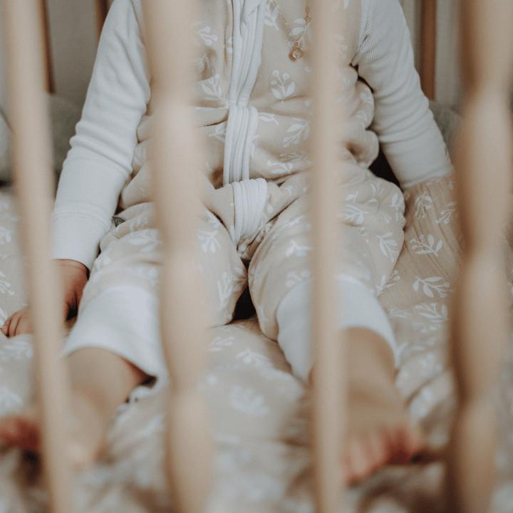 Emma & noah Schlafsack mit Füssen Floral Sand - kaufen bei Galaxus