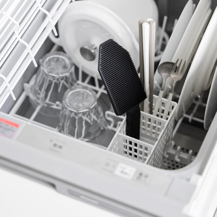 Yamazaki Magnetic silicone sponge with handle TOWER - buy at Galaxus