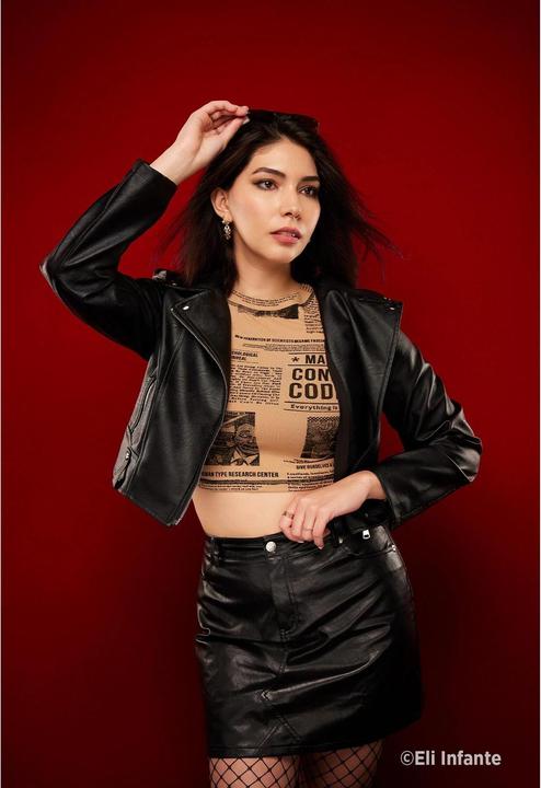 Westcott X Drop Pro Wrinkle Resistant Backdrop Scarlet Red Sweep (2.4 x ...