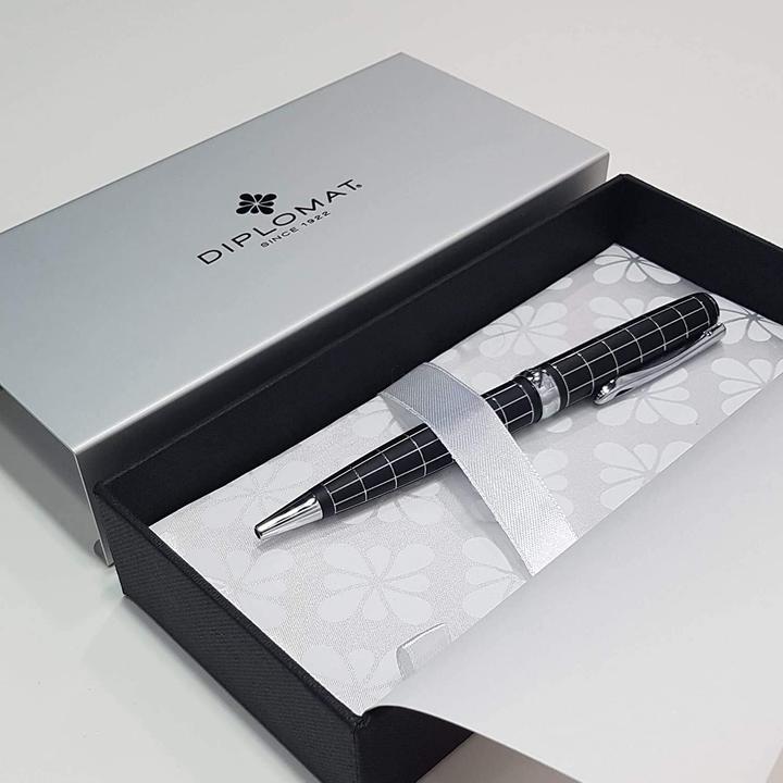 Diplomat Kugelschreiber Excellence A plus Raute guillochiert lapis ...