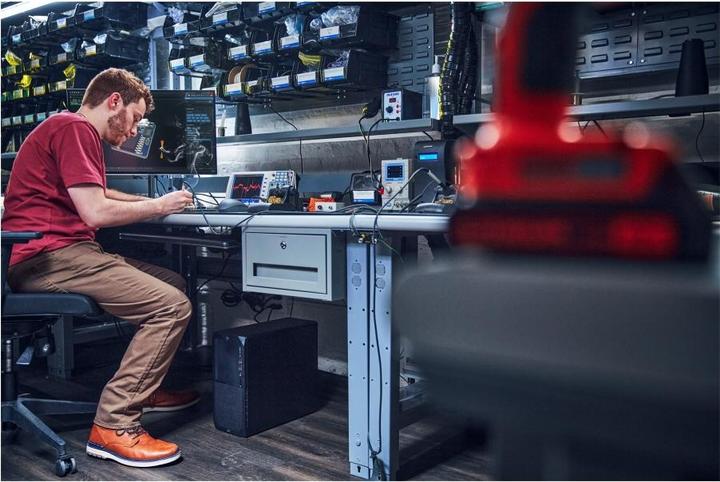 HP Station de travail en tour Z2 G9, Windows 11 Pro - Digitec