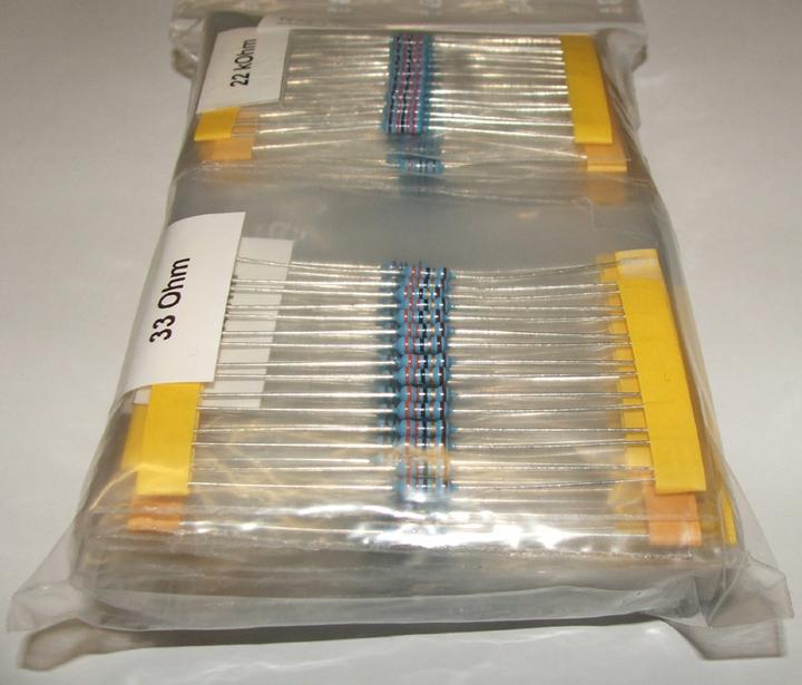 Play-Zone E6 Resistor assortment Basic 15 pcs. x 31 values 465 pcs ...