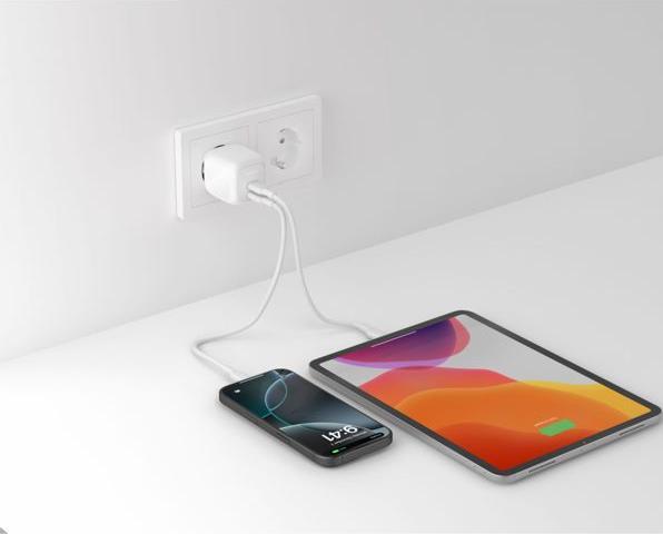 Belkin BoostCharge 67 W Dual USB-C avec PD, câble USB-C inclus (67 W ...