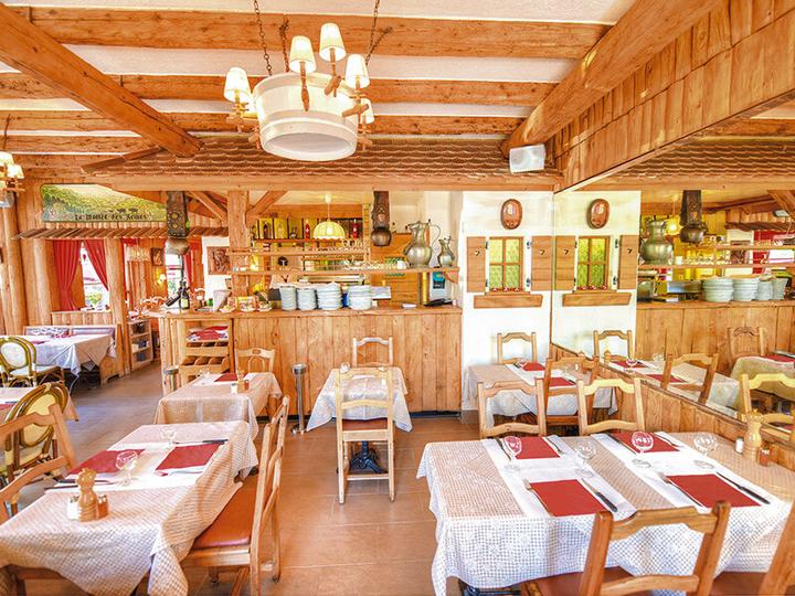 Smartbox Pausa benessere ai Bains des Pâquis e cena per 2 persone a ...